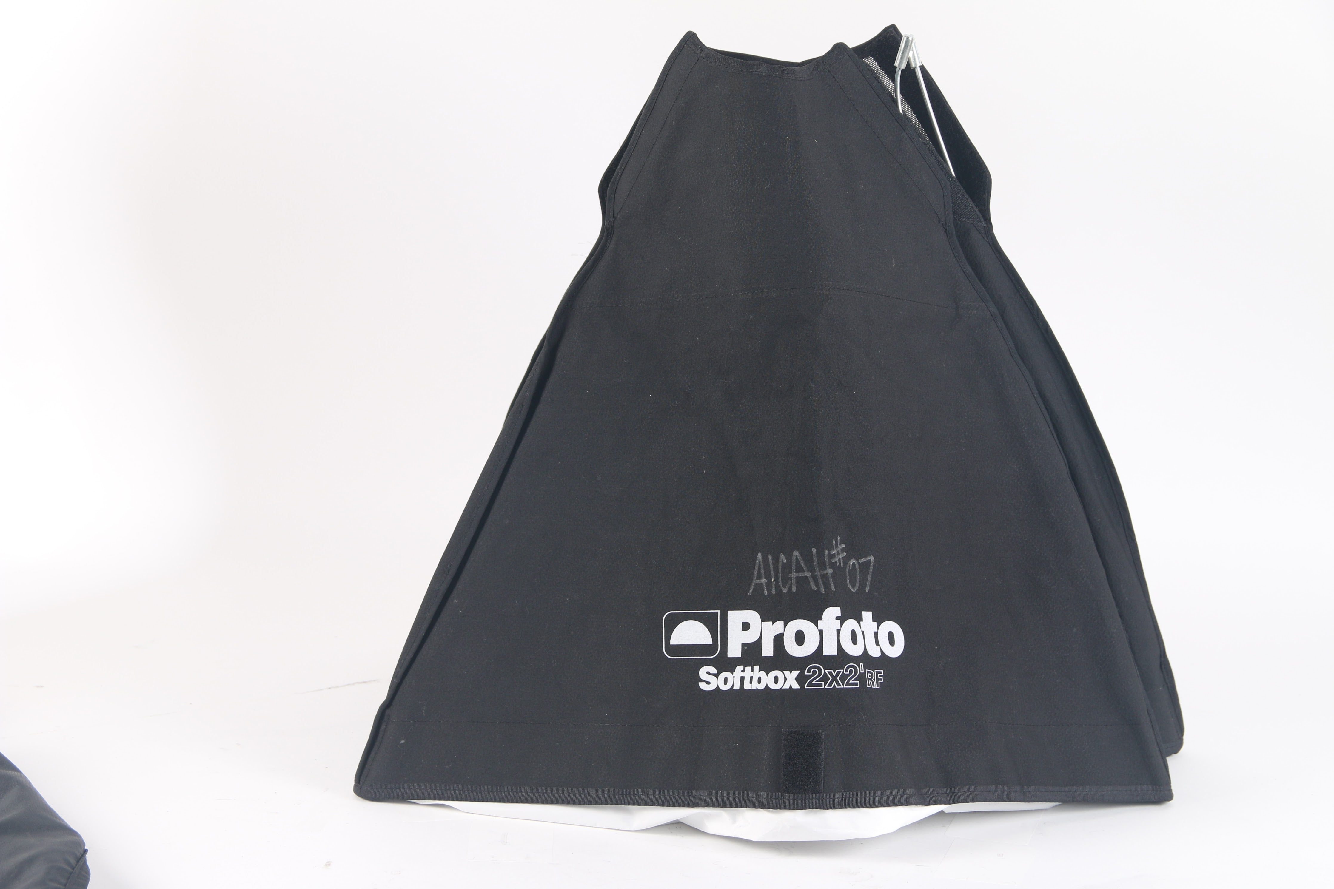 Profoto 2X2' RF Softbox With Bag, Rods, Interior/Exterior Diffusers ...