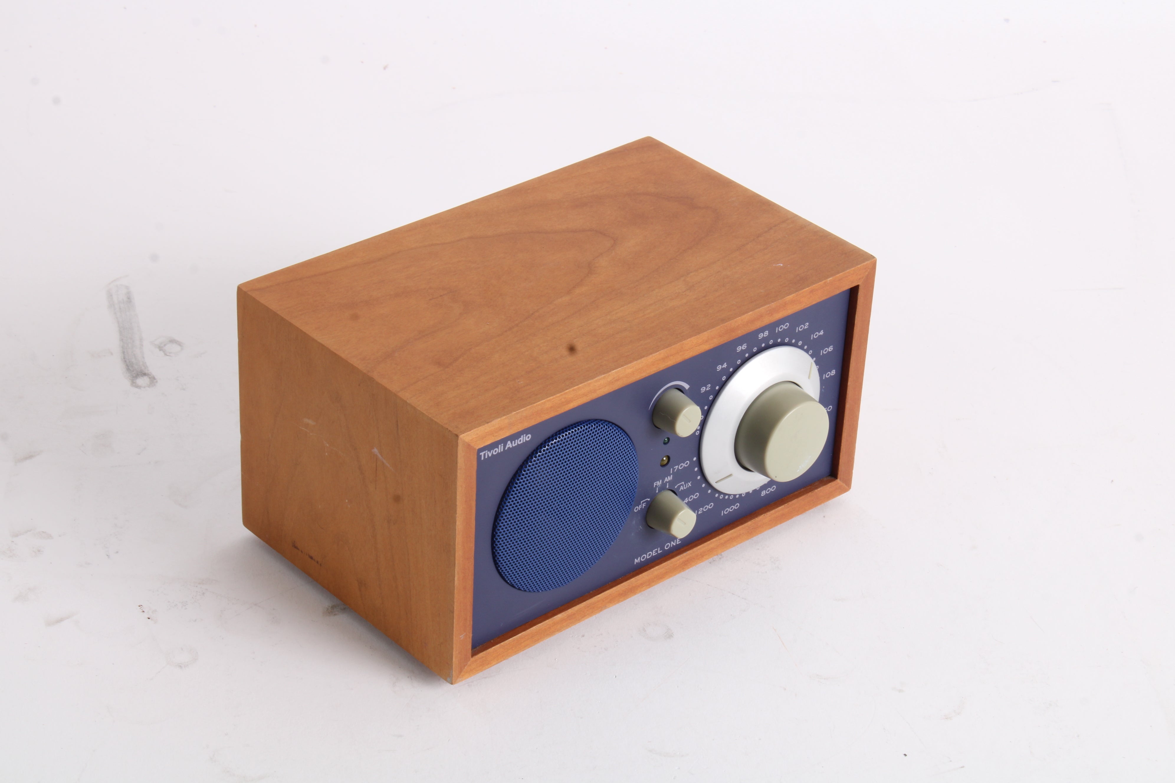 Tivoli Henry Kloss Model One Am/Fm Table Radio Classic/Walnut – NTC Tech