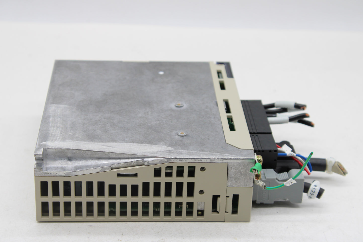 Yaskawa Electric SGDS-02A01A 1PH 200-230V Servo Drive With Connectors ...