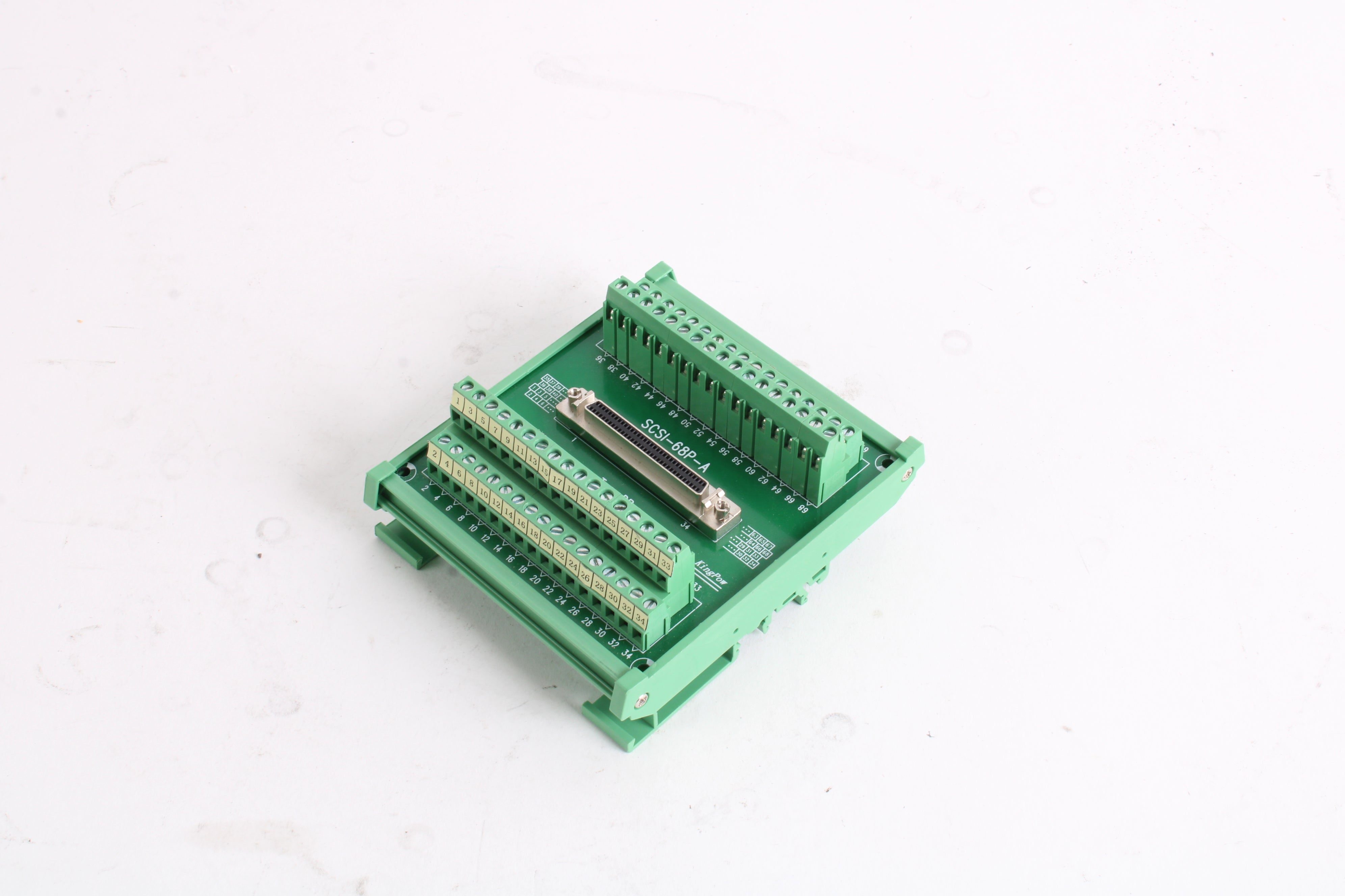Acogedor SCSI 68 68-pin D Type Female Connector Breakout Board Termina ...