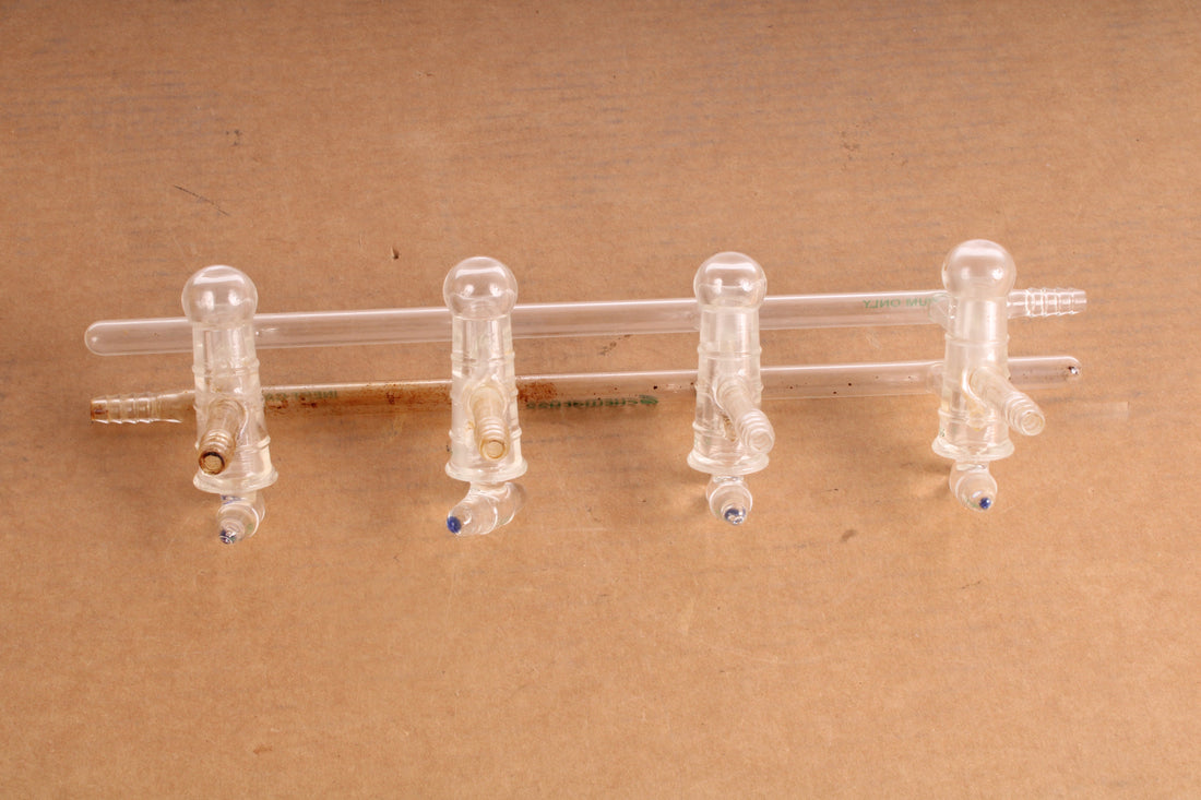 Chemglass Vacuum/Inert Manifold, 4 Ports, 365mm Overall Width – NTC Tech