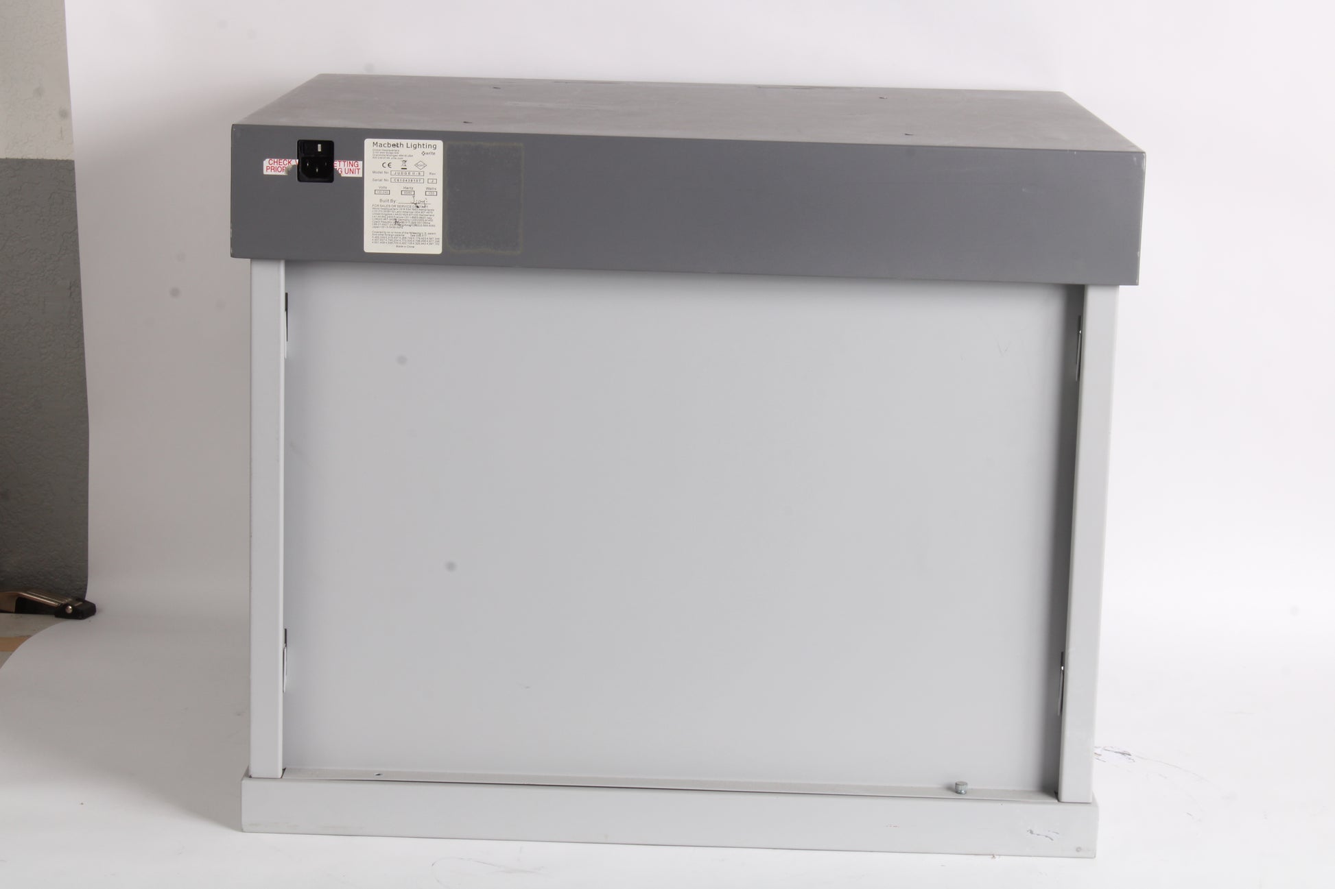 Macbeth Lighting / X-Rite Judge II-S Light Viewing Booth - Fair Condit ...