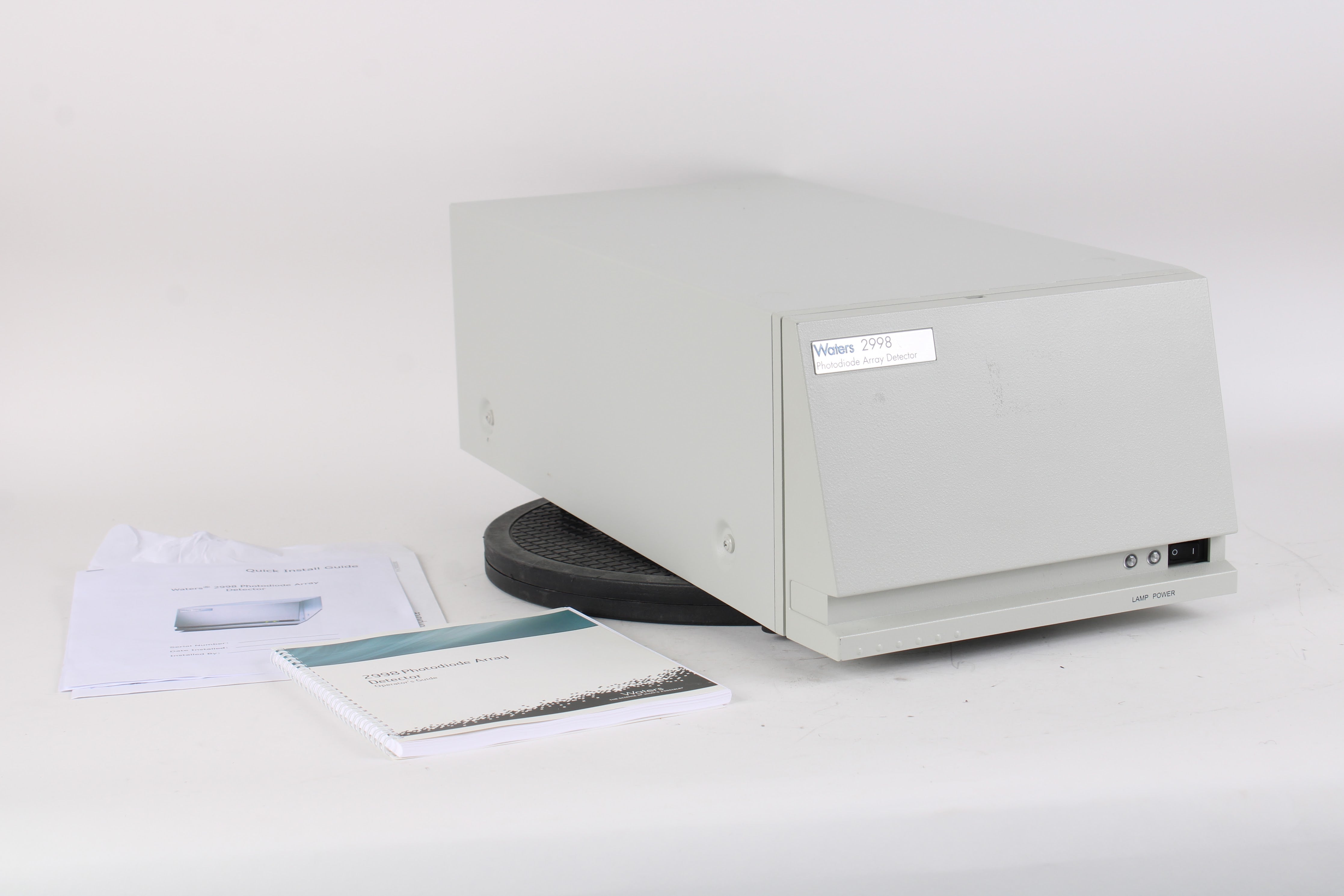 Waters 2998 PDA Photodiode Array Detector With Operator Guide – NTC Tech