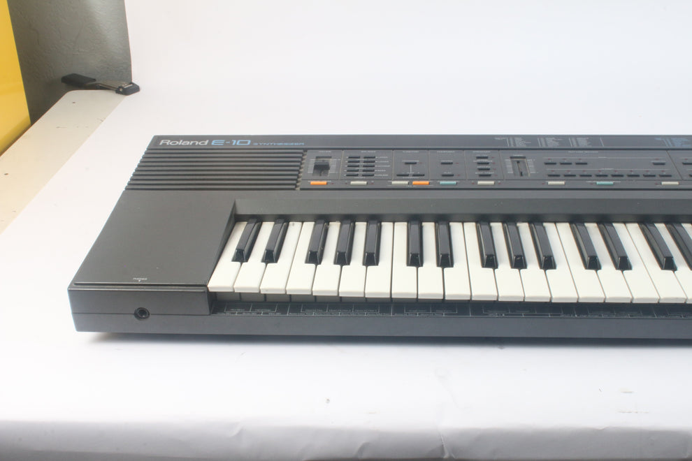 Roland E-10 61 Key Intelligent Synthesizer Keyboard – NTC Tech