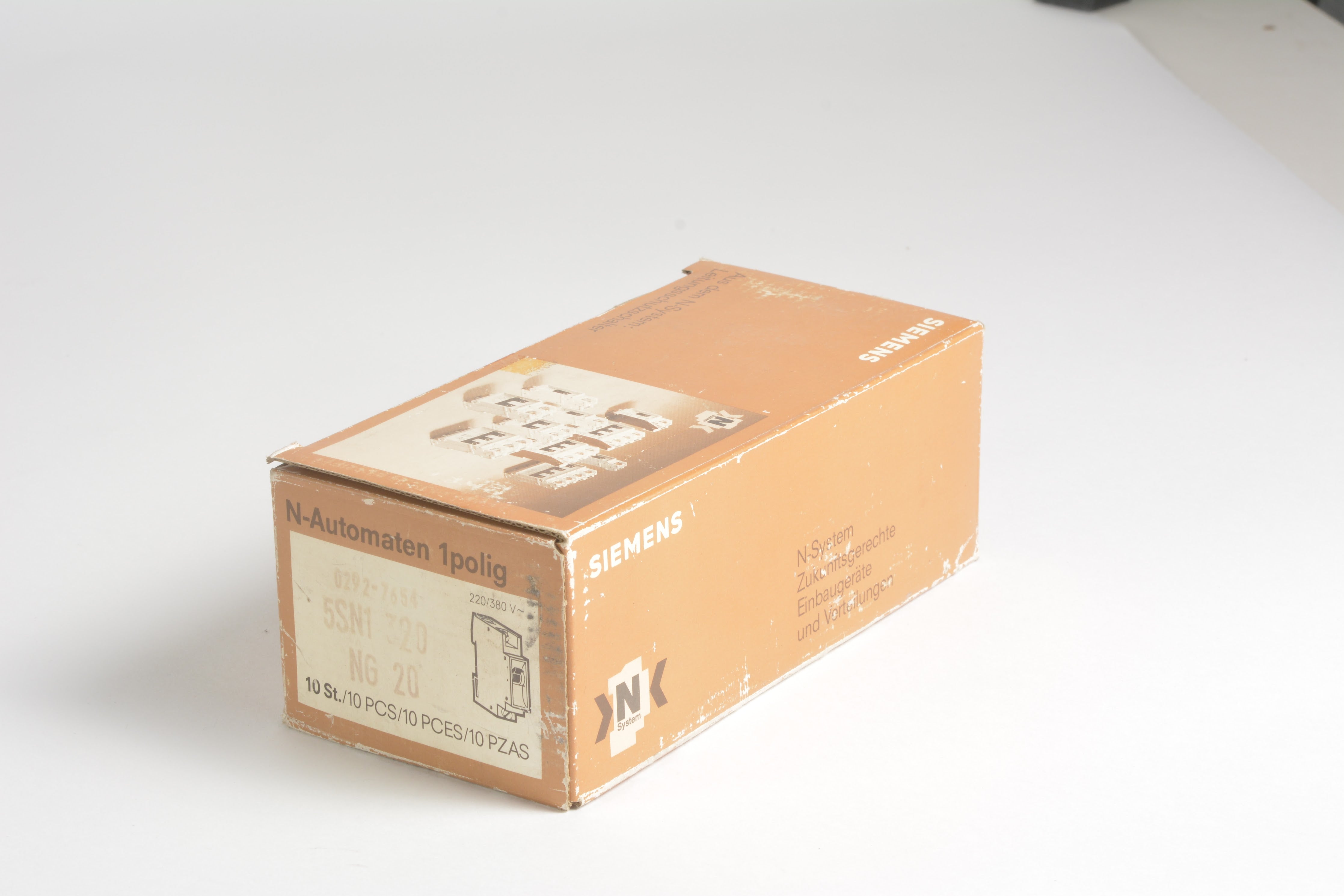 Siemens 5SN1 NG20 Circuit Breaker Box of 10 – NTC Tech