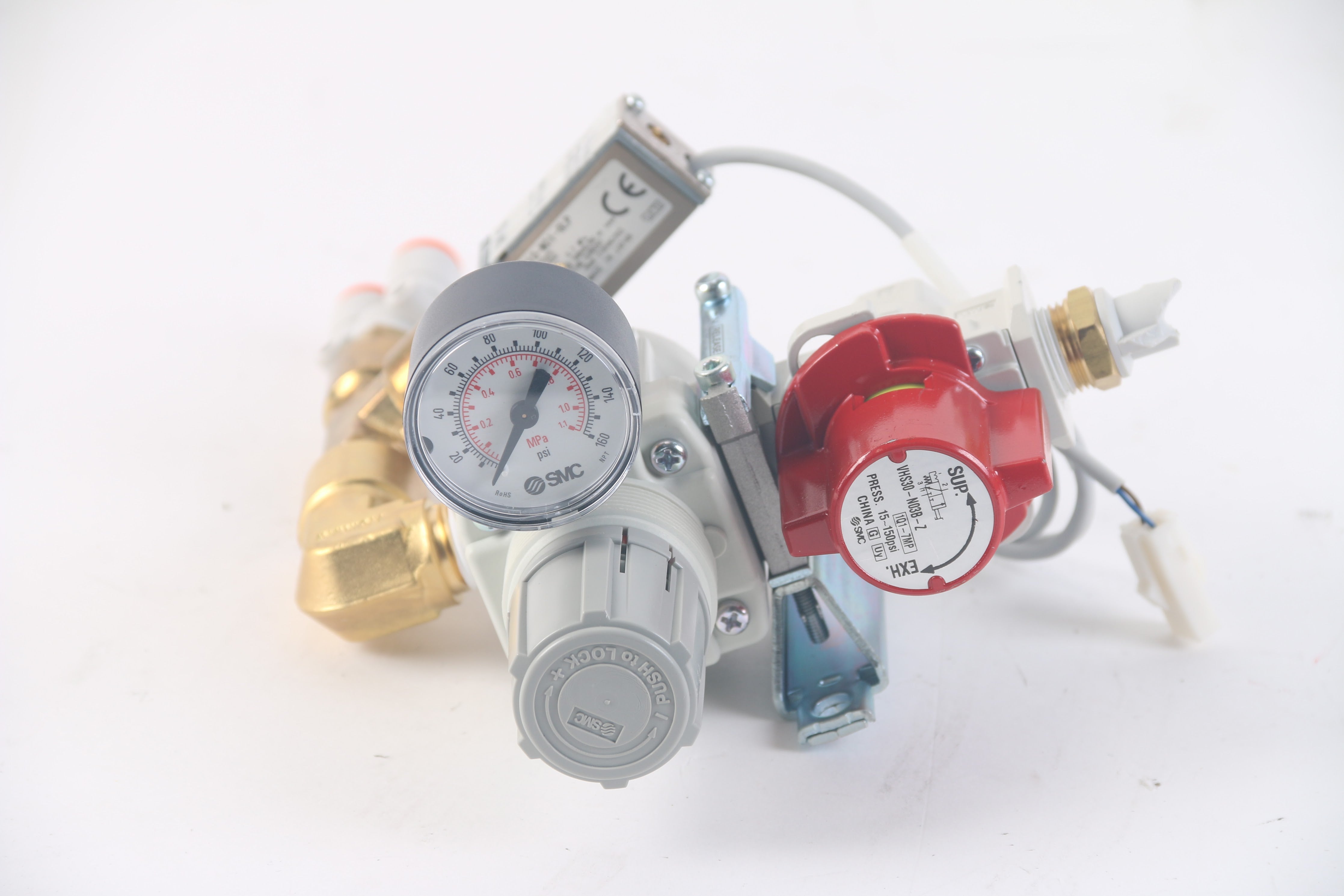 SMC AR30K-N03-1YZ-B Pneumatic Regulator W/ PSI Gauge, Pressure Switch ...