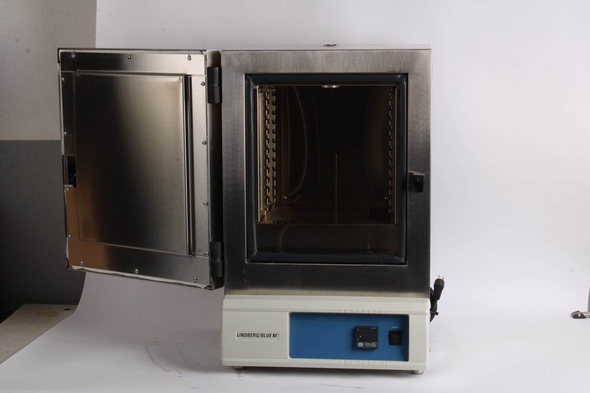 Thermo GO1310SA-1 Lindberg/Blue M Gravity Oven Max 260C Min 40C - AS I ...