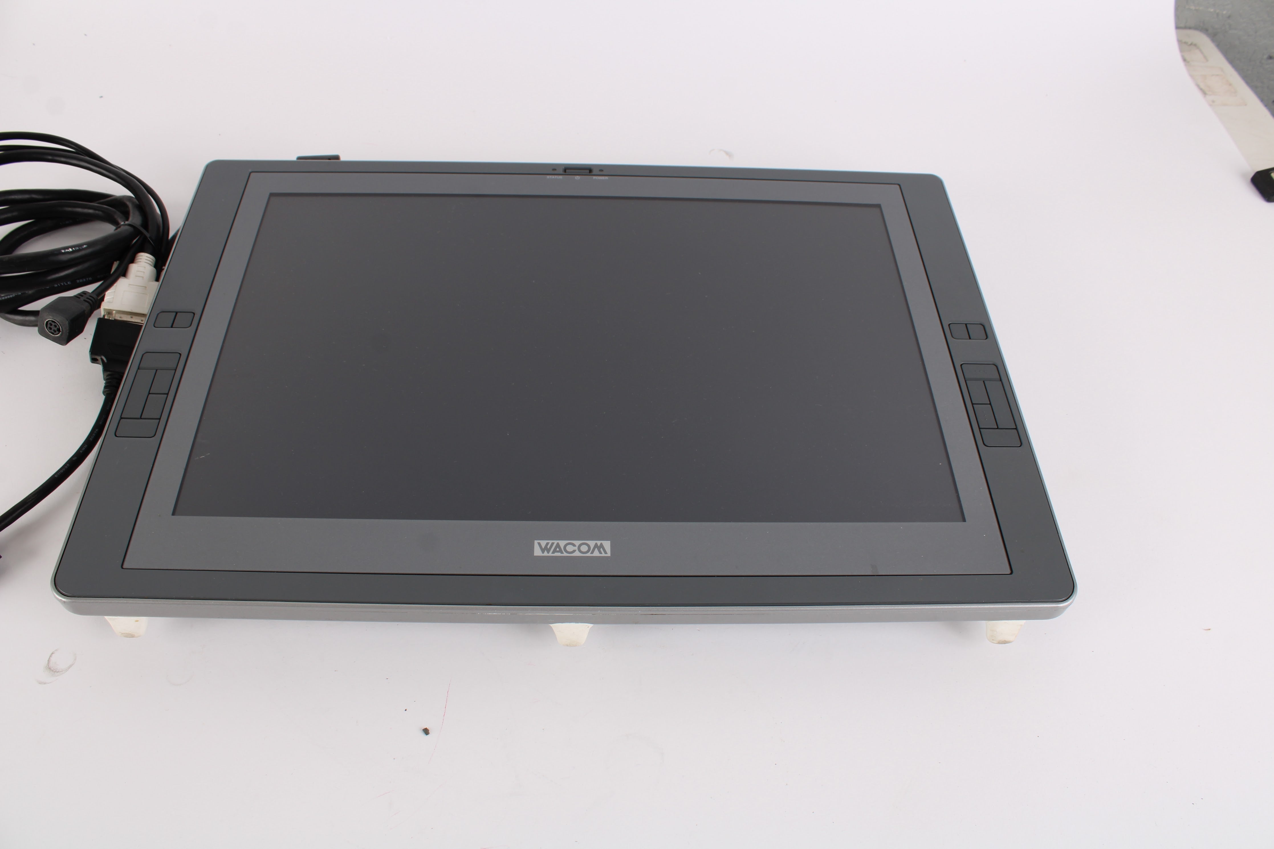 Wacom DTZ-2000W Interactive LCD Drawing Tablet – NTC Tech