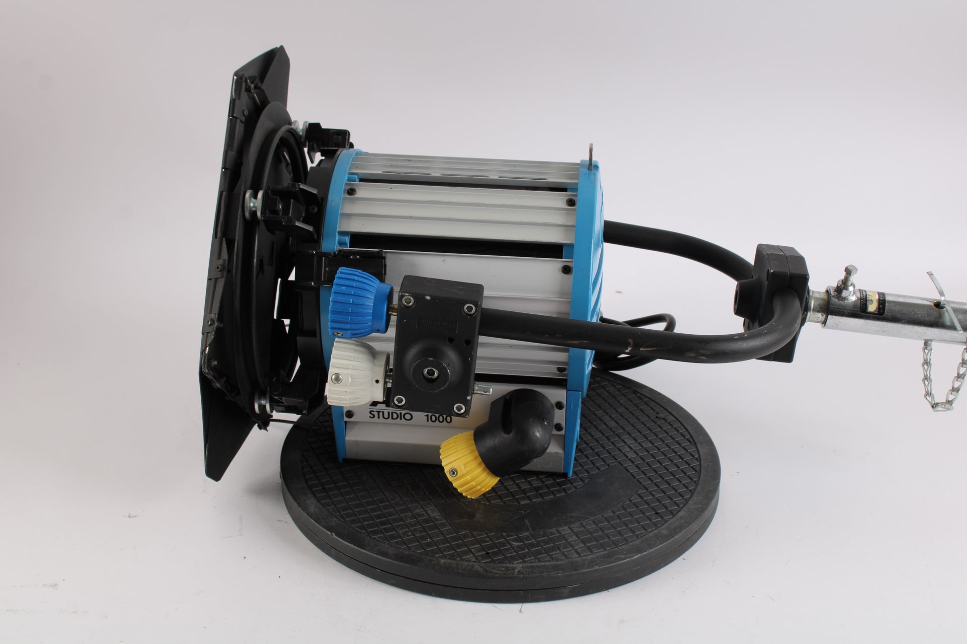 Arri Studio 1000 Studio SpotLight With Barn Doors and Matthews Arm - N ...