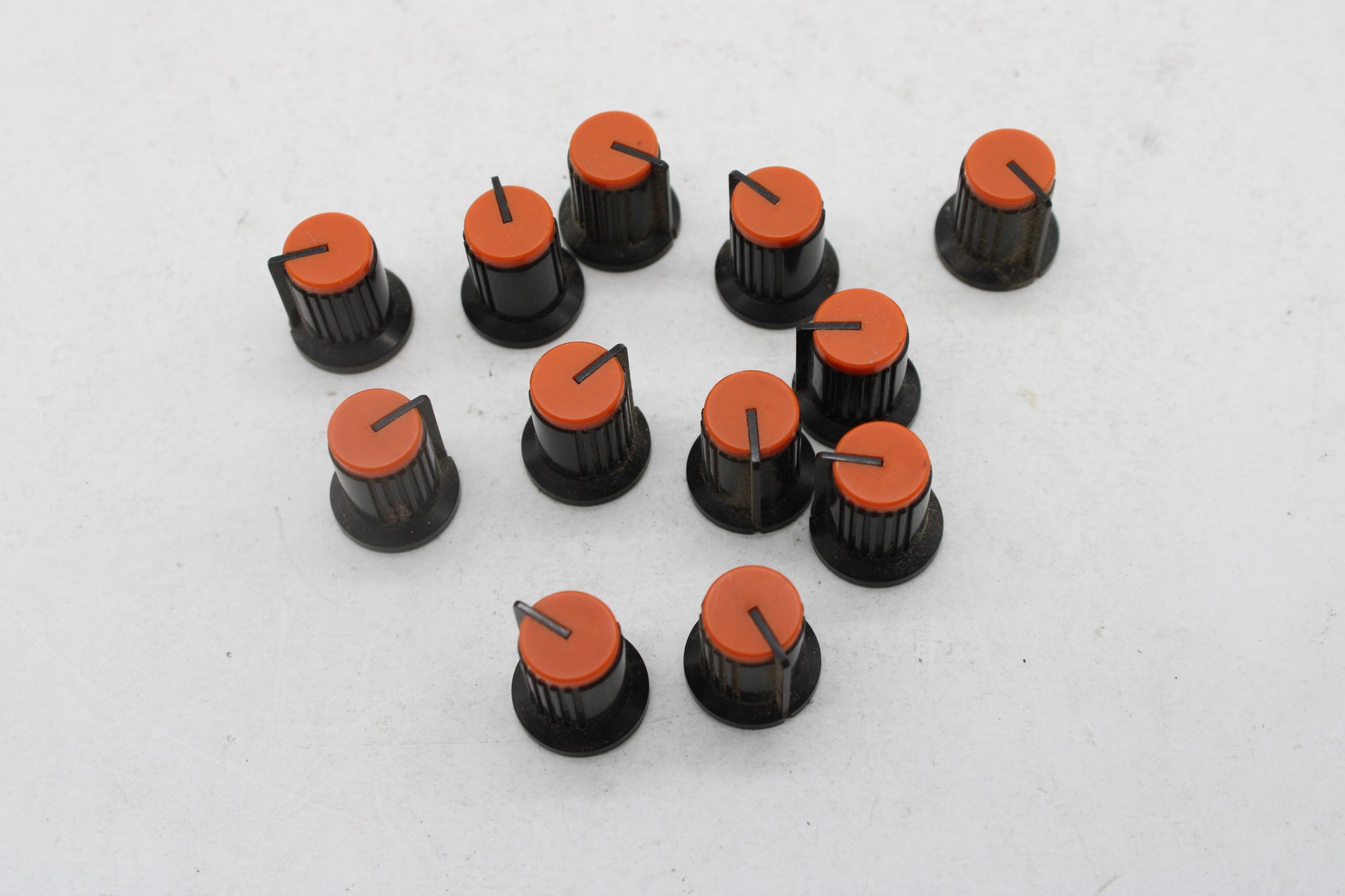 Akai MG1212 Control Knob (Lot of 12) (Large Orange) – NTC Tech