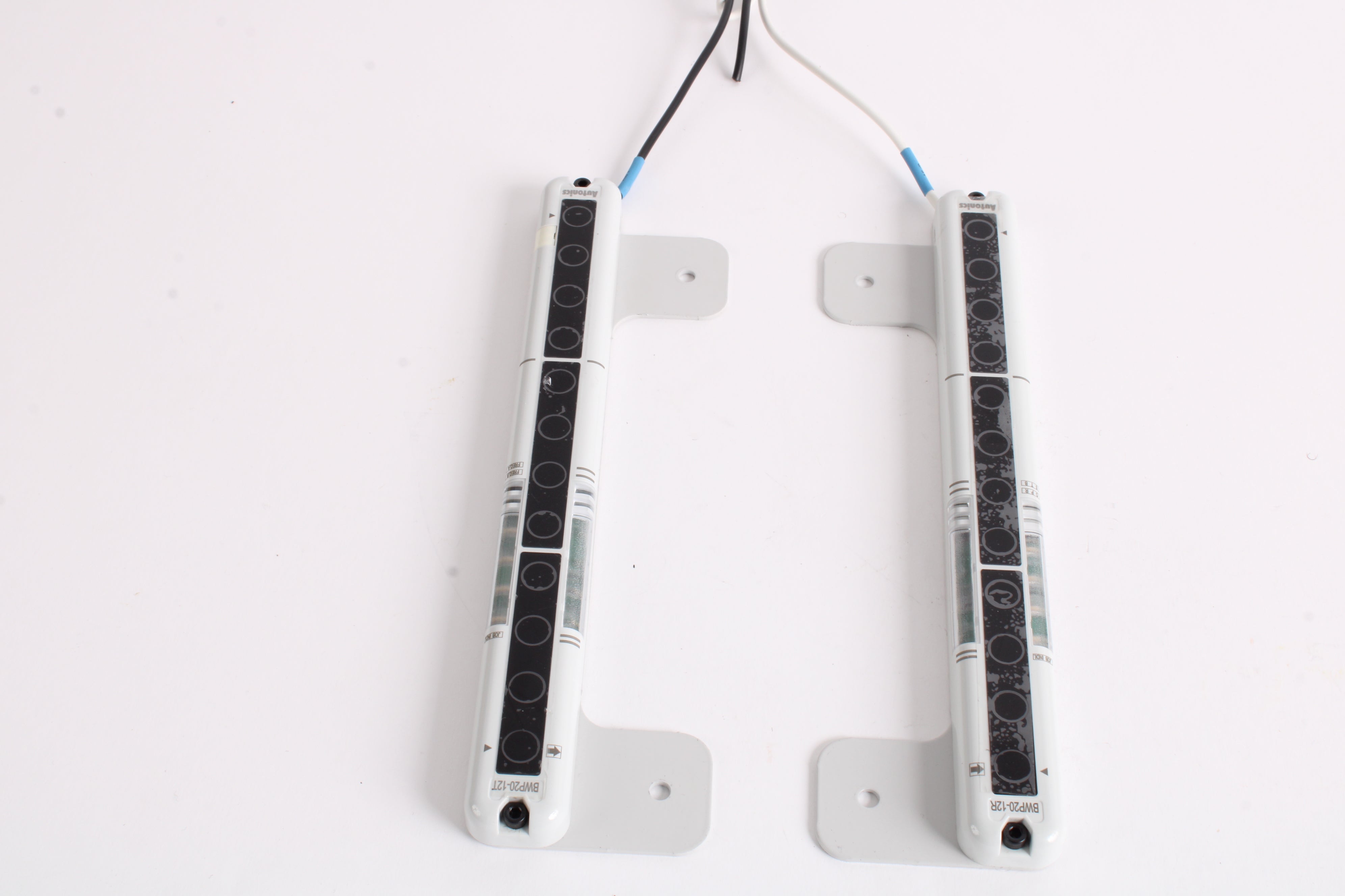 Autonics BWP20-12R and BWP20-12T Area Sensor Emitter and Receiver Set – NTC Tech