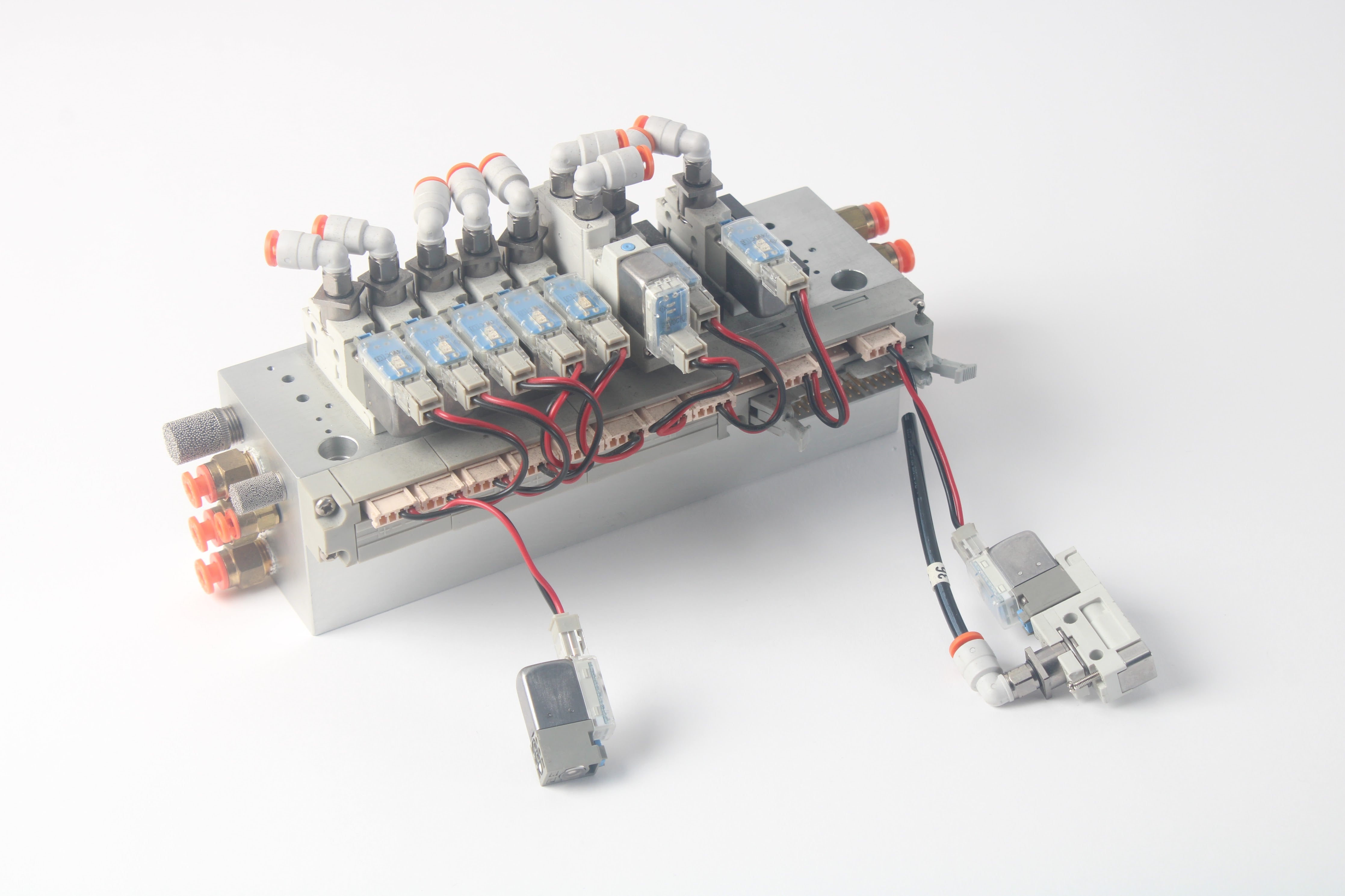 USA 48395 REV A Aluminum Manifold with 10x SMC Valves VQZ115-5LO1-M5 V ...