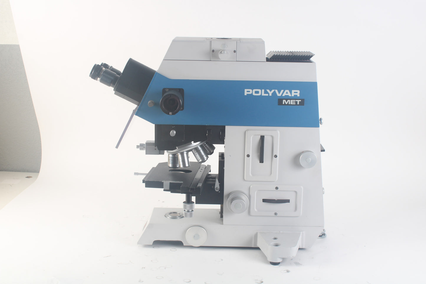 Reichert Jung Polyvar Met 300602 Microscope W/ Objectives and Accessor ...