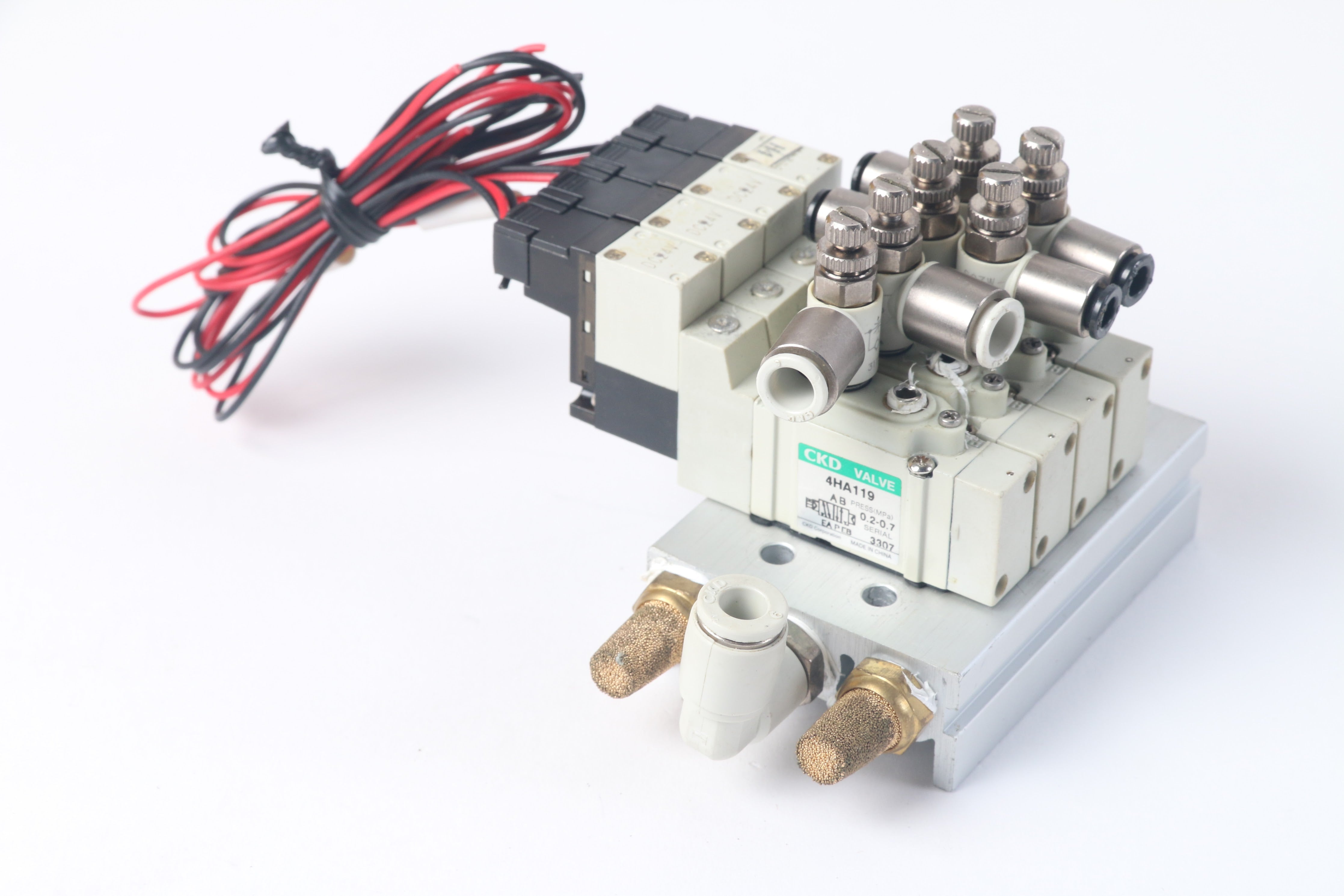 CKD 4X 4HA119 Solenoid Valve W/ Manifold, 4X CKD SC3W-M5-4-1, 2x CKD S ...