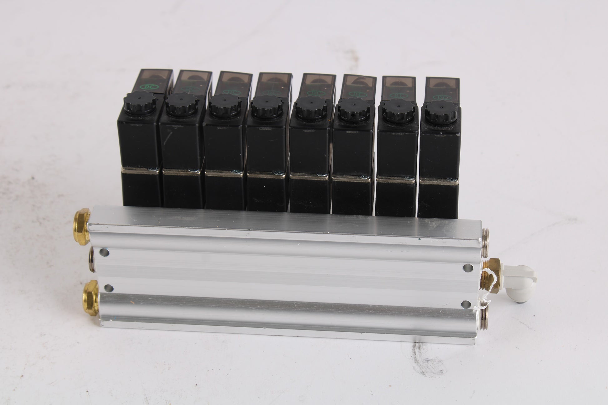 Airtac 8x: 4V110-06 Solenoid Valves W/ Manifold – NTC Tech
