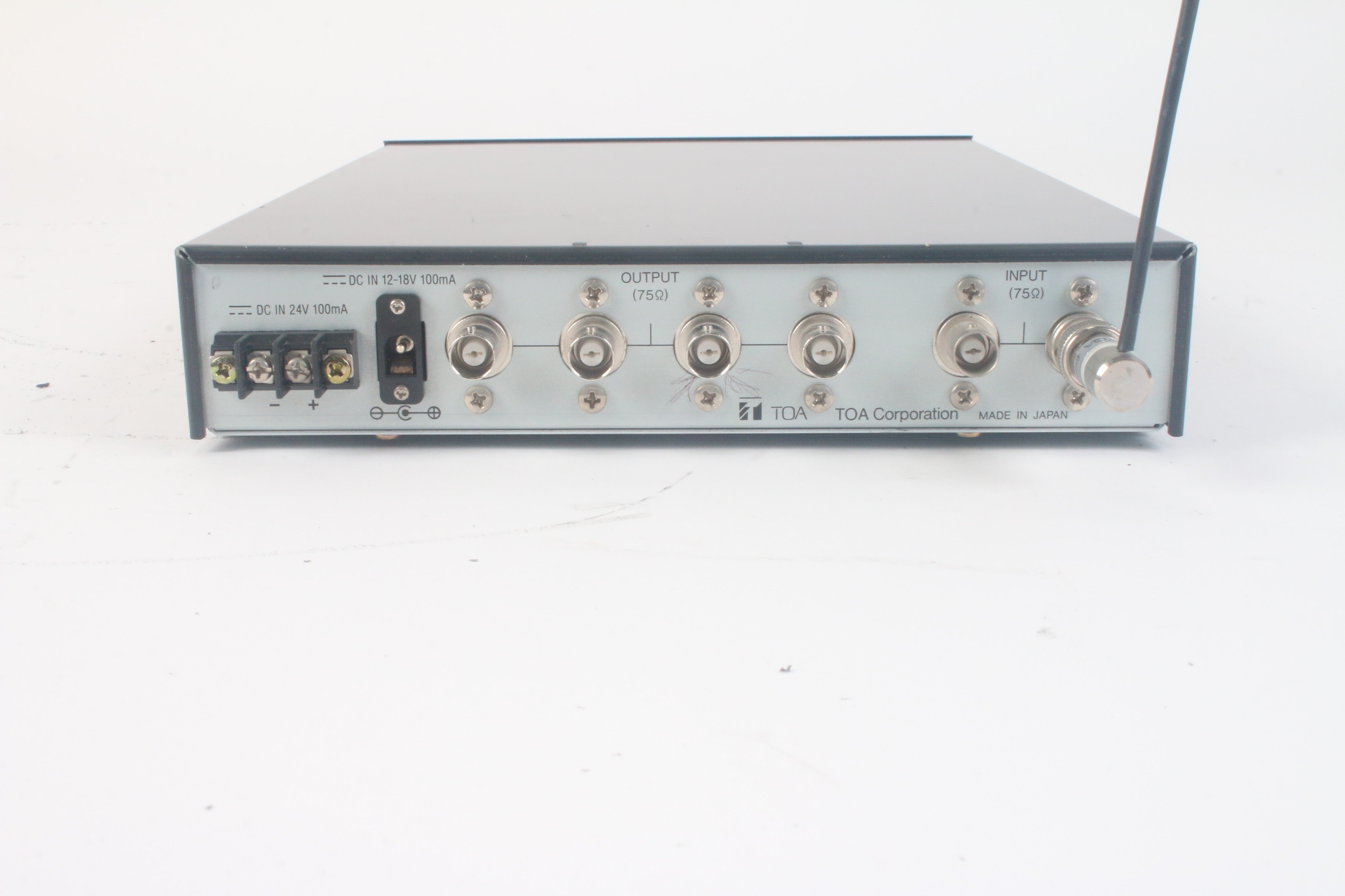 Toa WD-770 Wireless Diversity Antenna Distributor with YW-600 Antenna ...