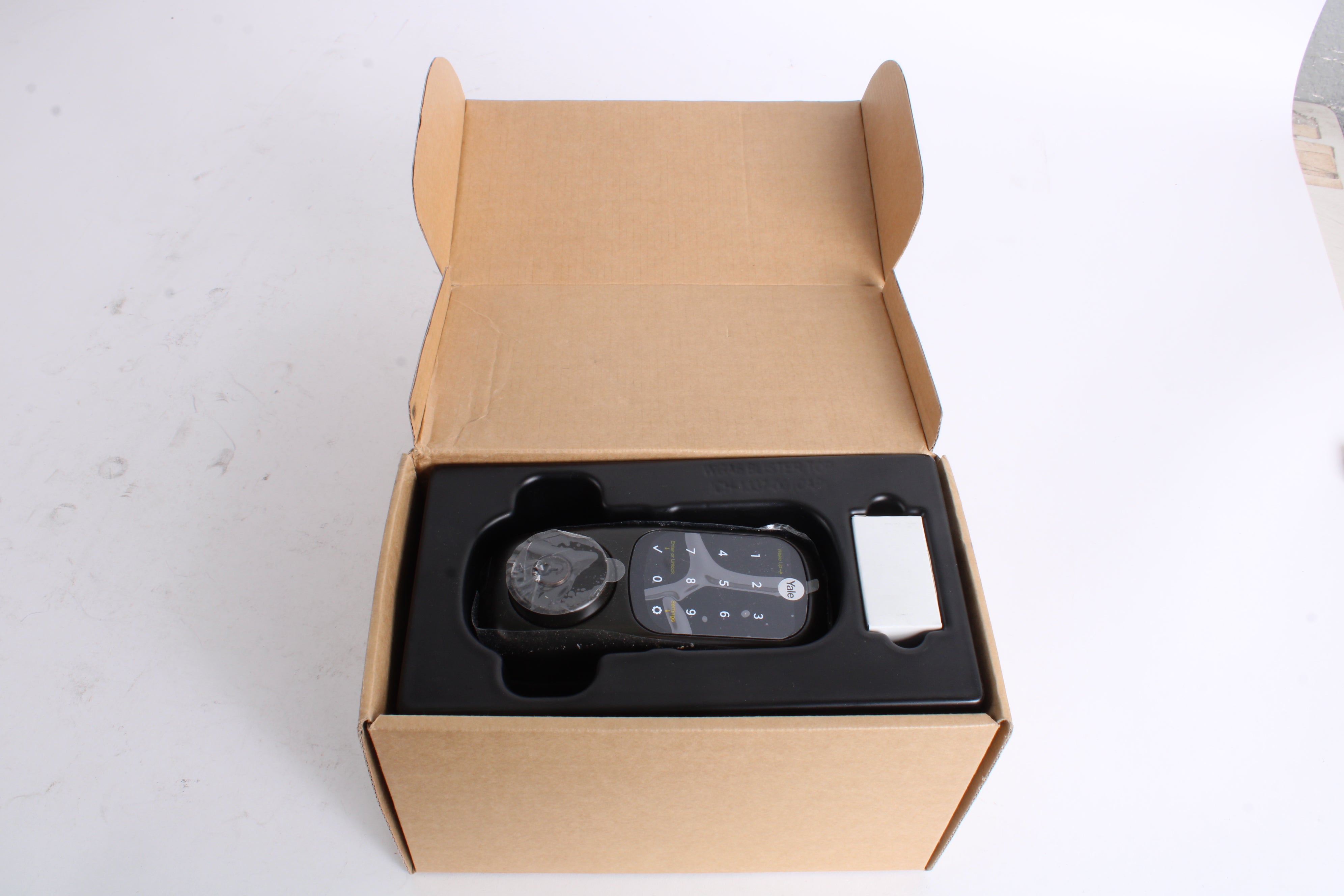 Yale Deadbolt Lock with Touchscreen Keypad and Z-Wave Bronze YRD226 BE ...