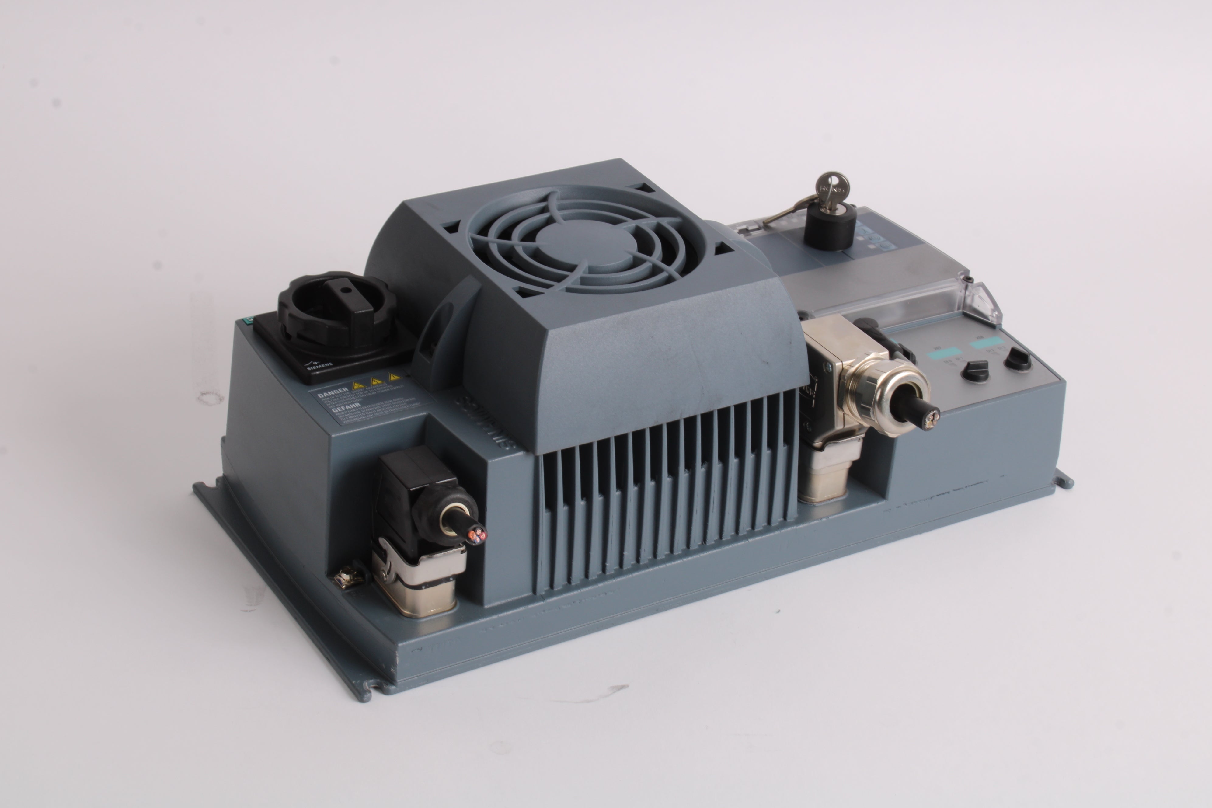 Siemens 6SL3511-1PE24-0AM0 SINAMICS G110D ASi R9 AC Drive W/ 6SL3555-0 ...