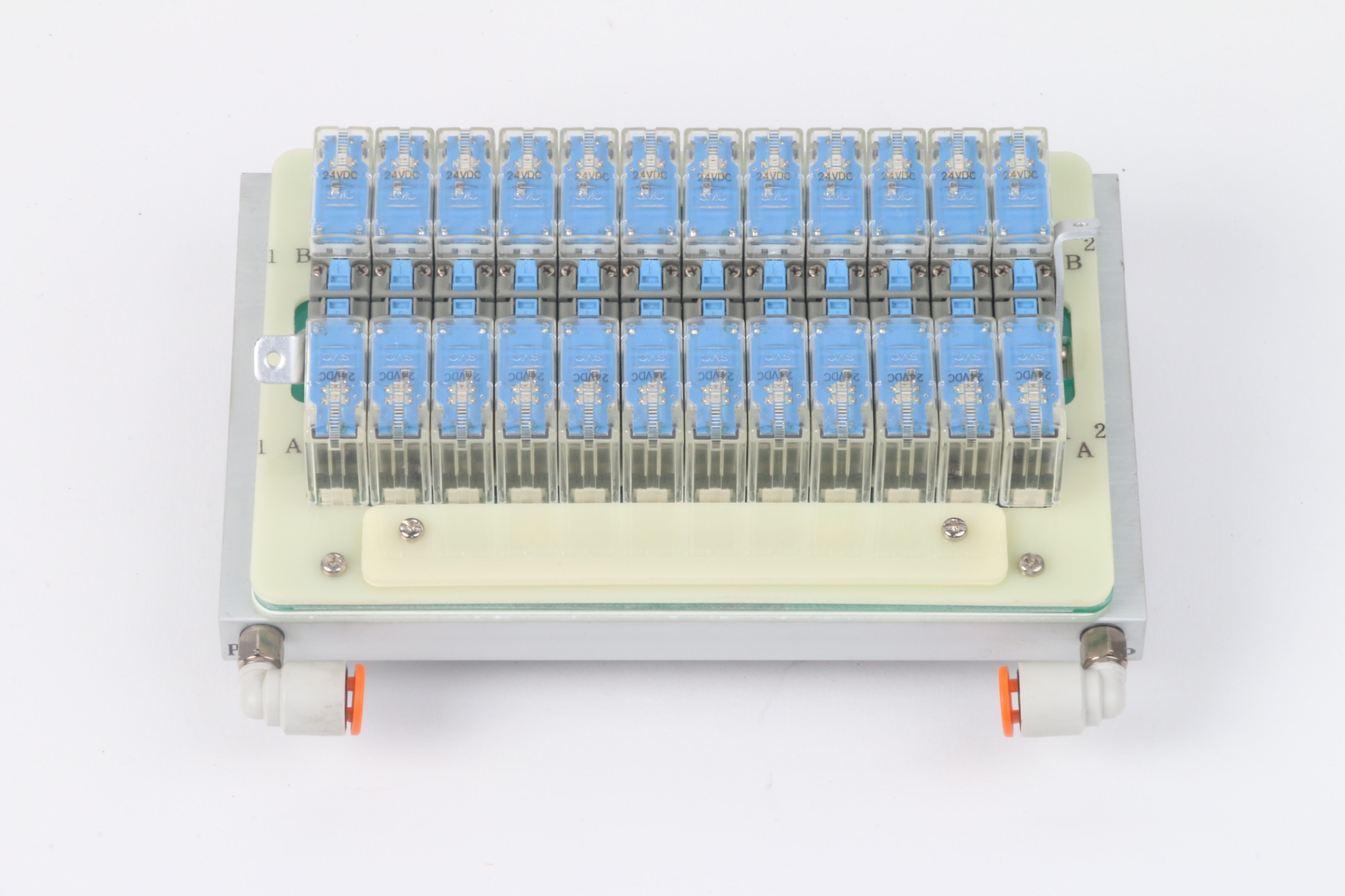 SMC Manifold W/ 24 X V114-5FU-X17 Valves – NTC Tech