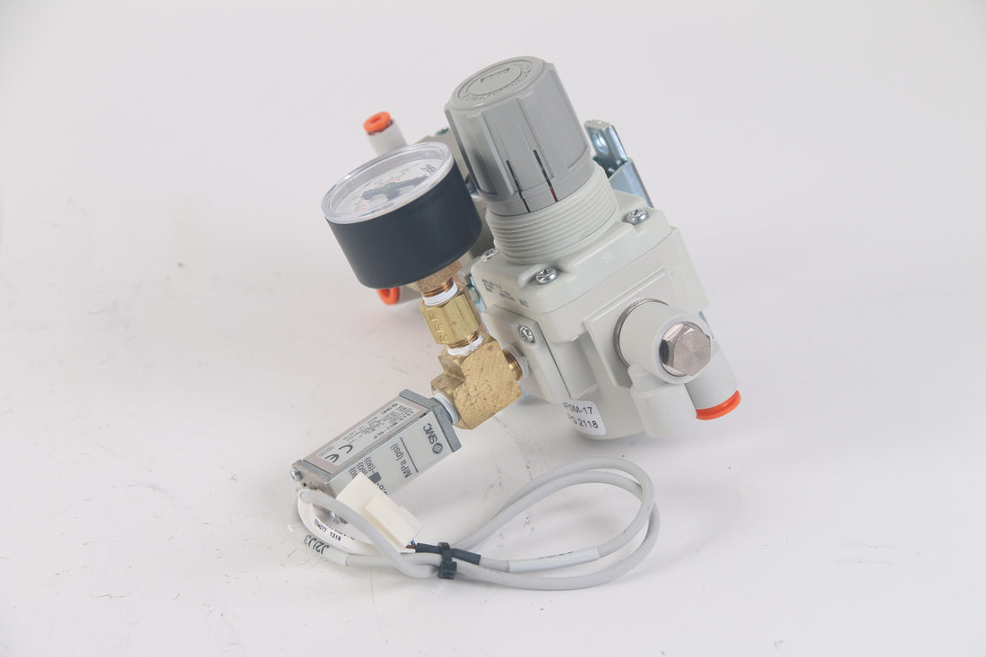 SMC AR30K-N03-YZ-B Pneumatic Regulator W/ PSI Gauge, Pressure Switch ...