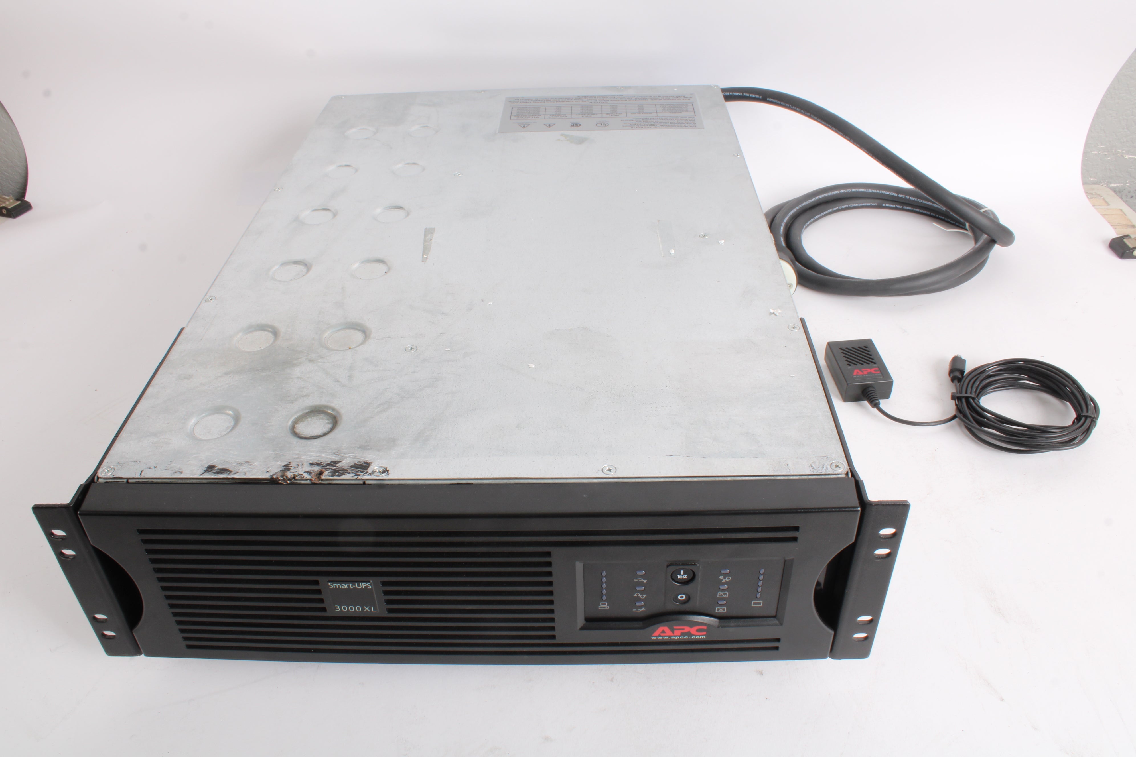APC SU3000RMXL3U Smart-UPS XL Backup 3U 120V W/ Network Card, Temperat ...