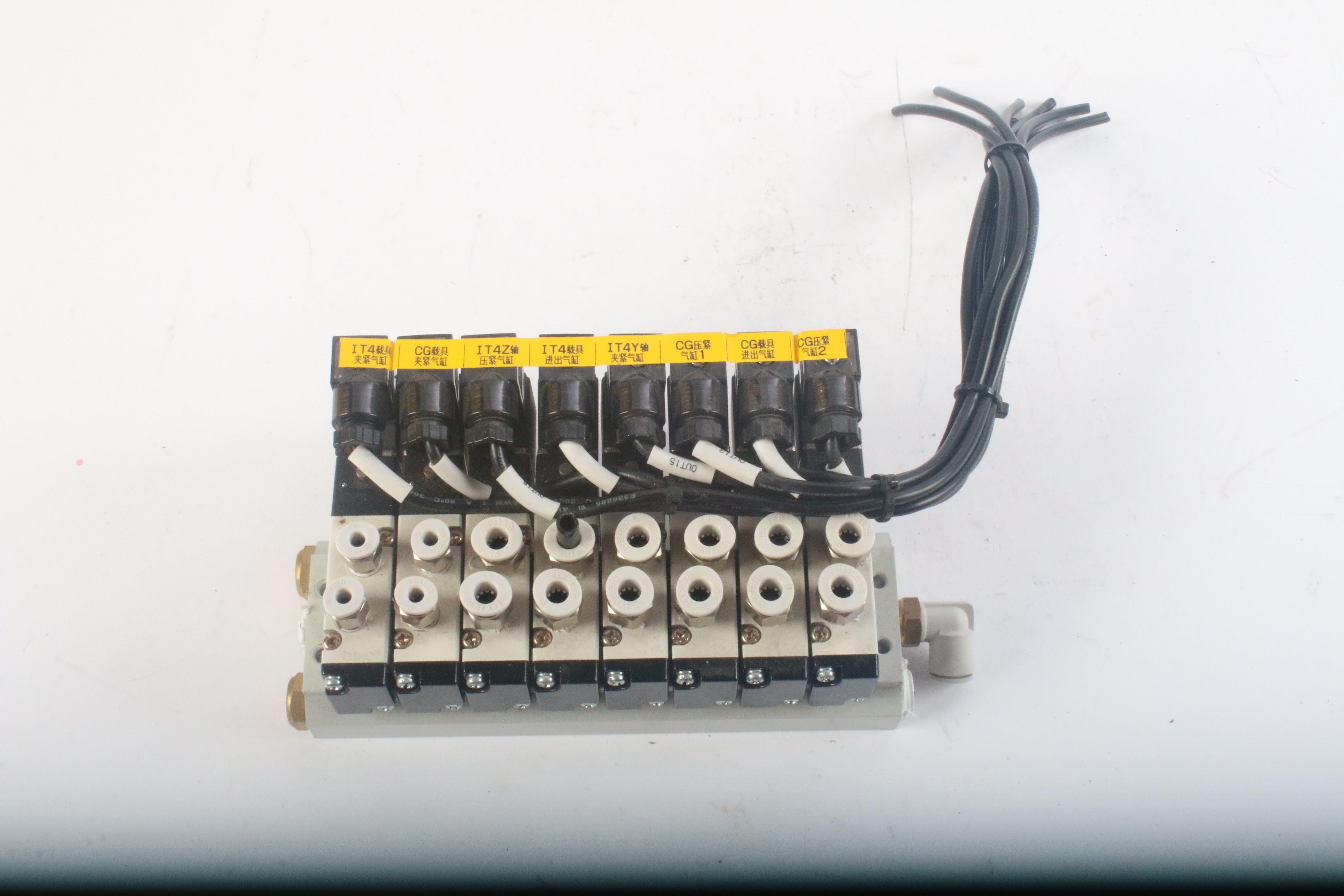 AirTAC 8x 4V110-06 Solenoid Air Valves and 8x Power Plugs W/ Manifold ...