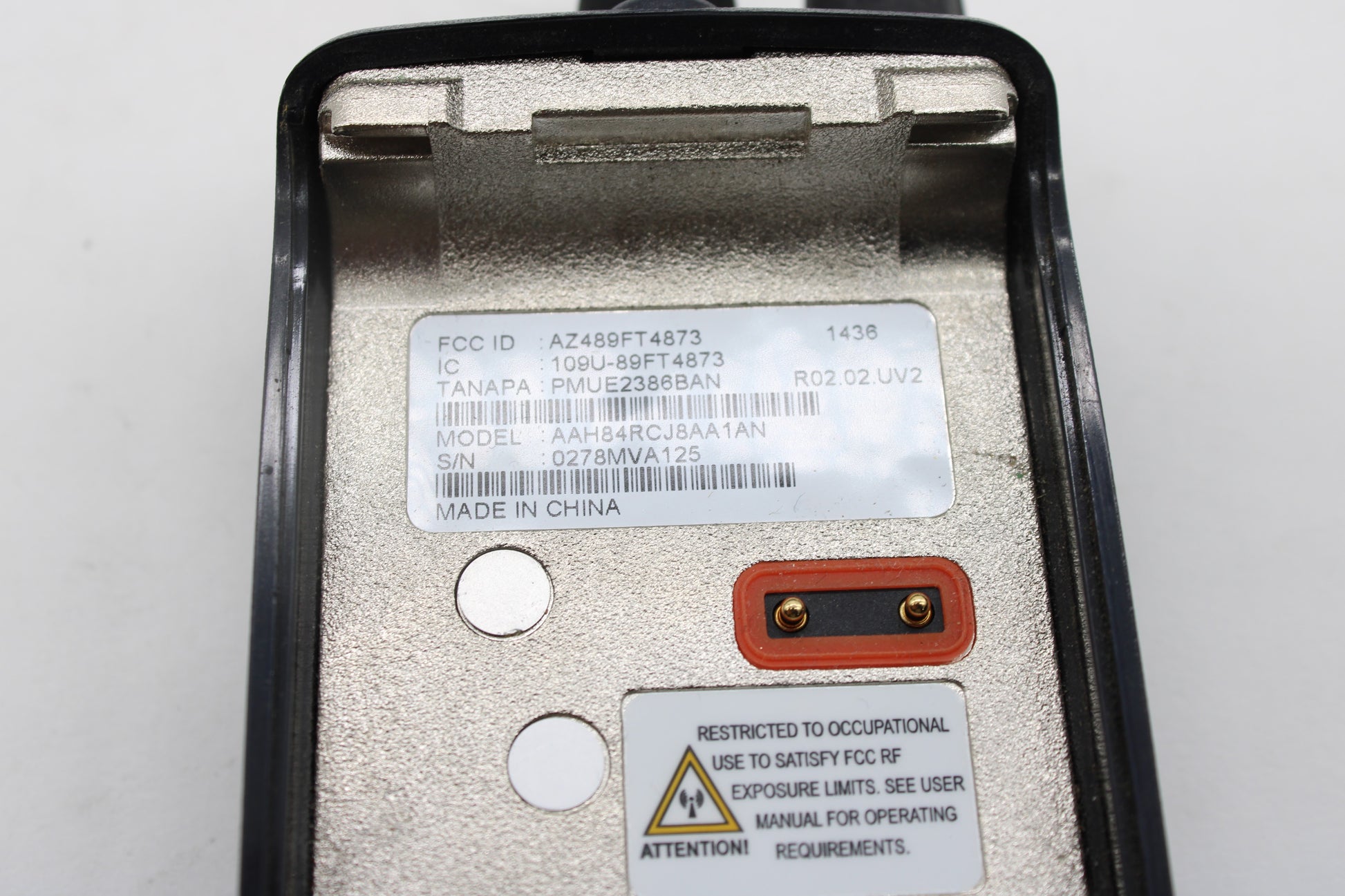 Motorola BPR40 UHF Two-Way Radio AAH84RCJ8AA1AN W/ Battery Pack and Be ...