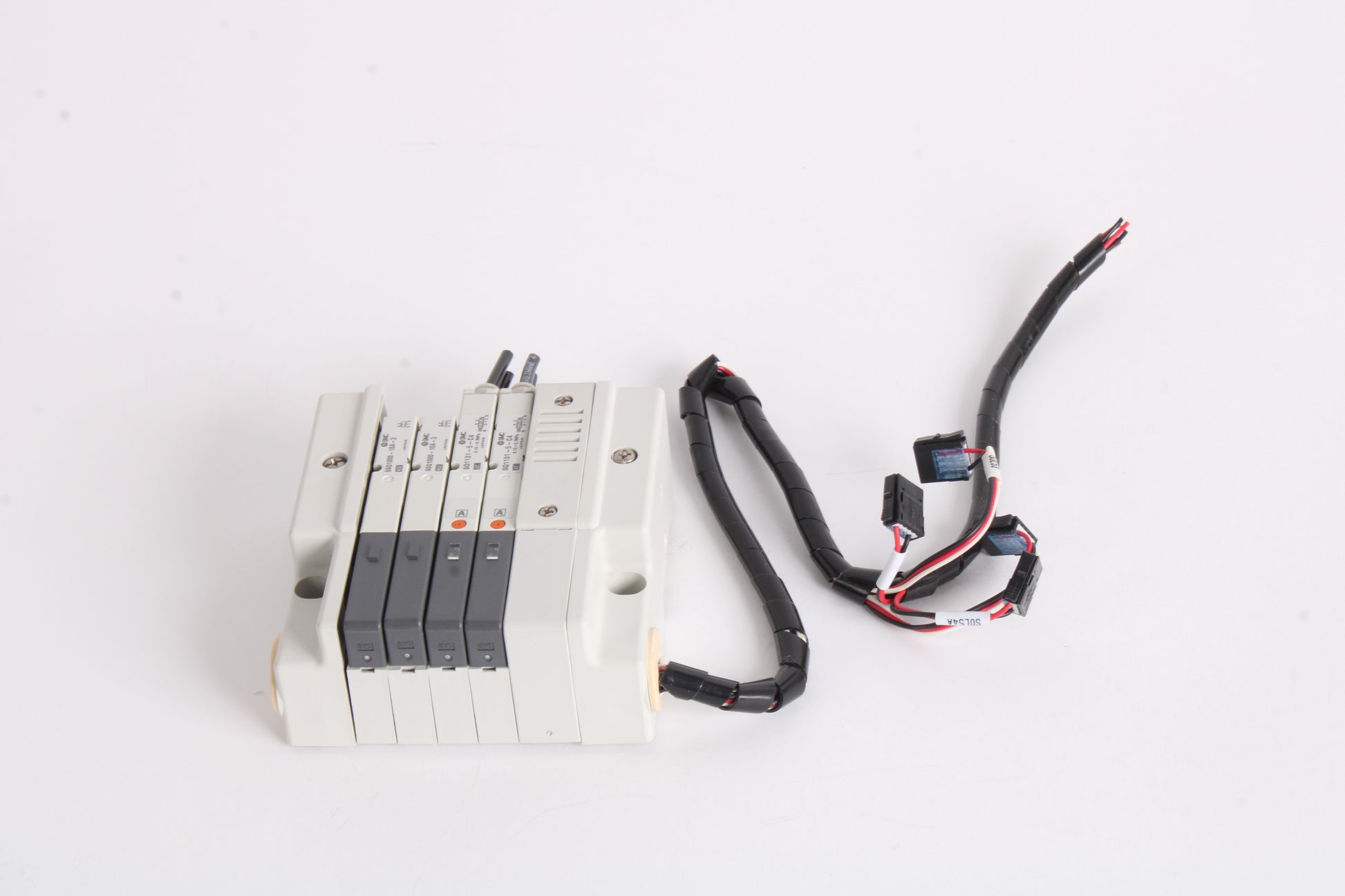 SMC 2x: SSQ1000-10A-3 and 2x: SQ1131-5-C4V Valves With SMC Manifold ...