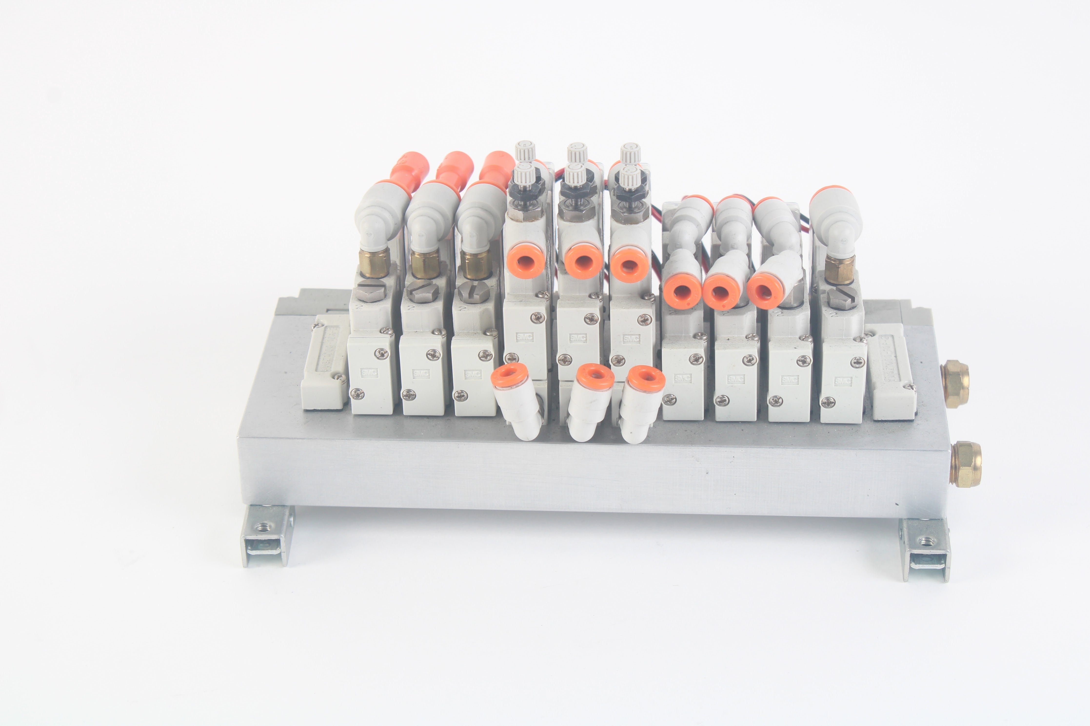 SMC 10x VQZ115-5L01-M5 Solenoid Valves w/ Manifold – NTC Tech