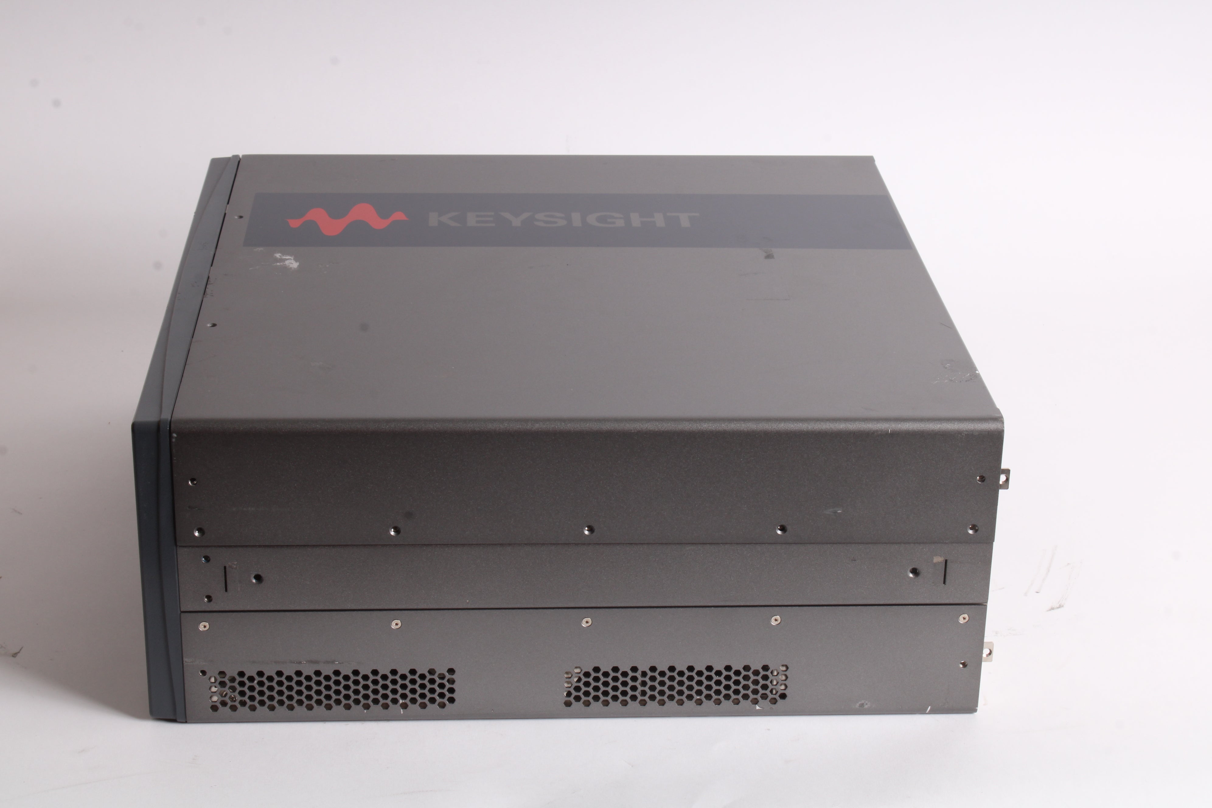 Keysight M9018B PXIe Chassis: 18-slot, 3U, 8 GB/s - AS IS for Parts ...