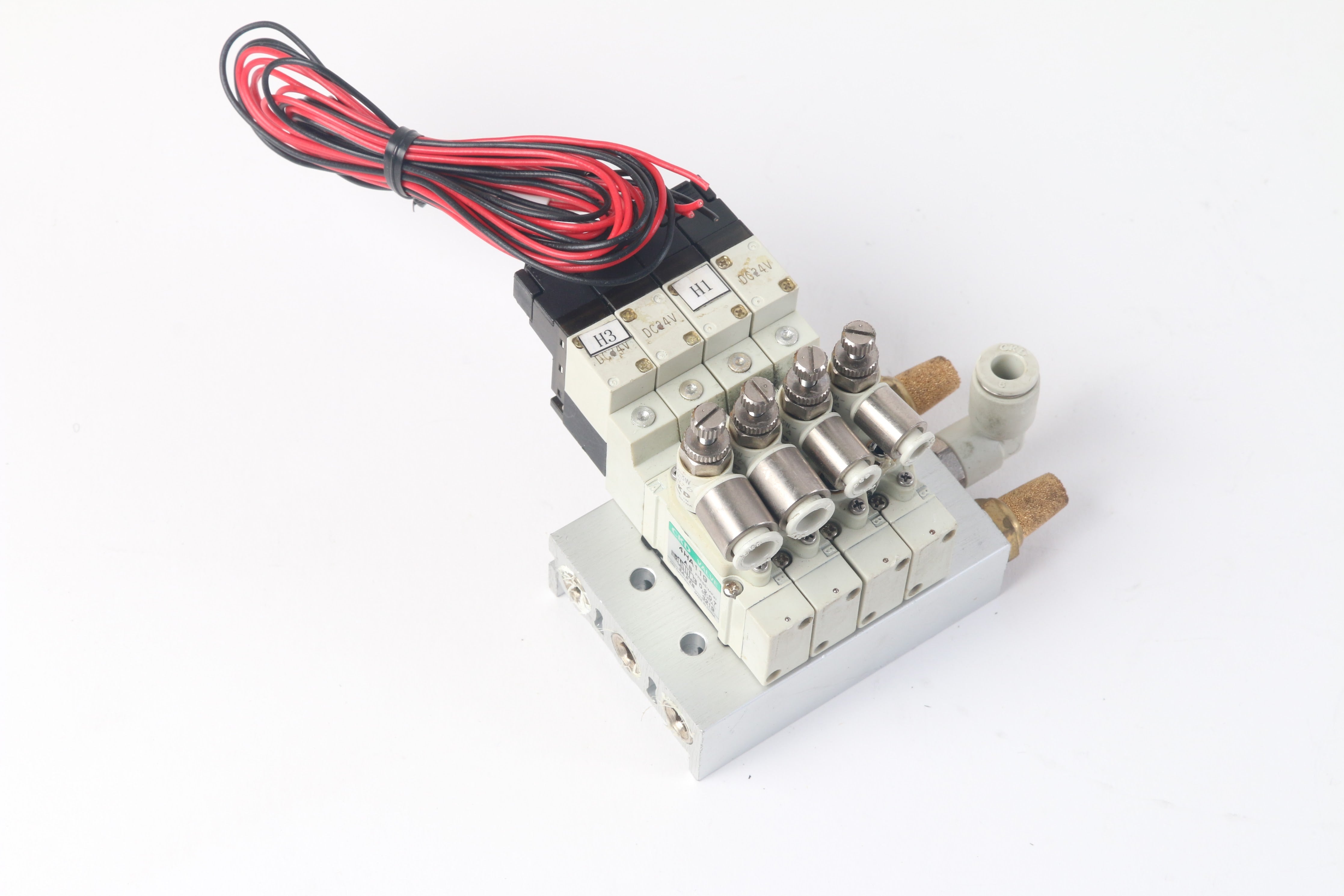 CKD 4X 4HA119 Solenoid Valve W/ Manifold, 2x CKD SC3W-M5-6, 2x CKD SC3 ...